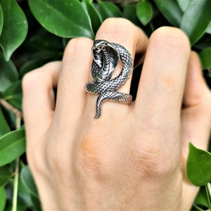Cobra Ring 925 Sterling Silver Coiled Cobra Strike Ring - Etsy
