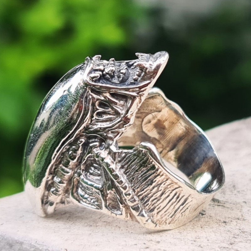 Alien Ring - Etsy