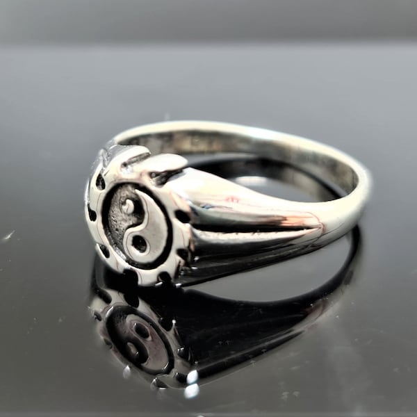 Yin Yang Ring - Etsy