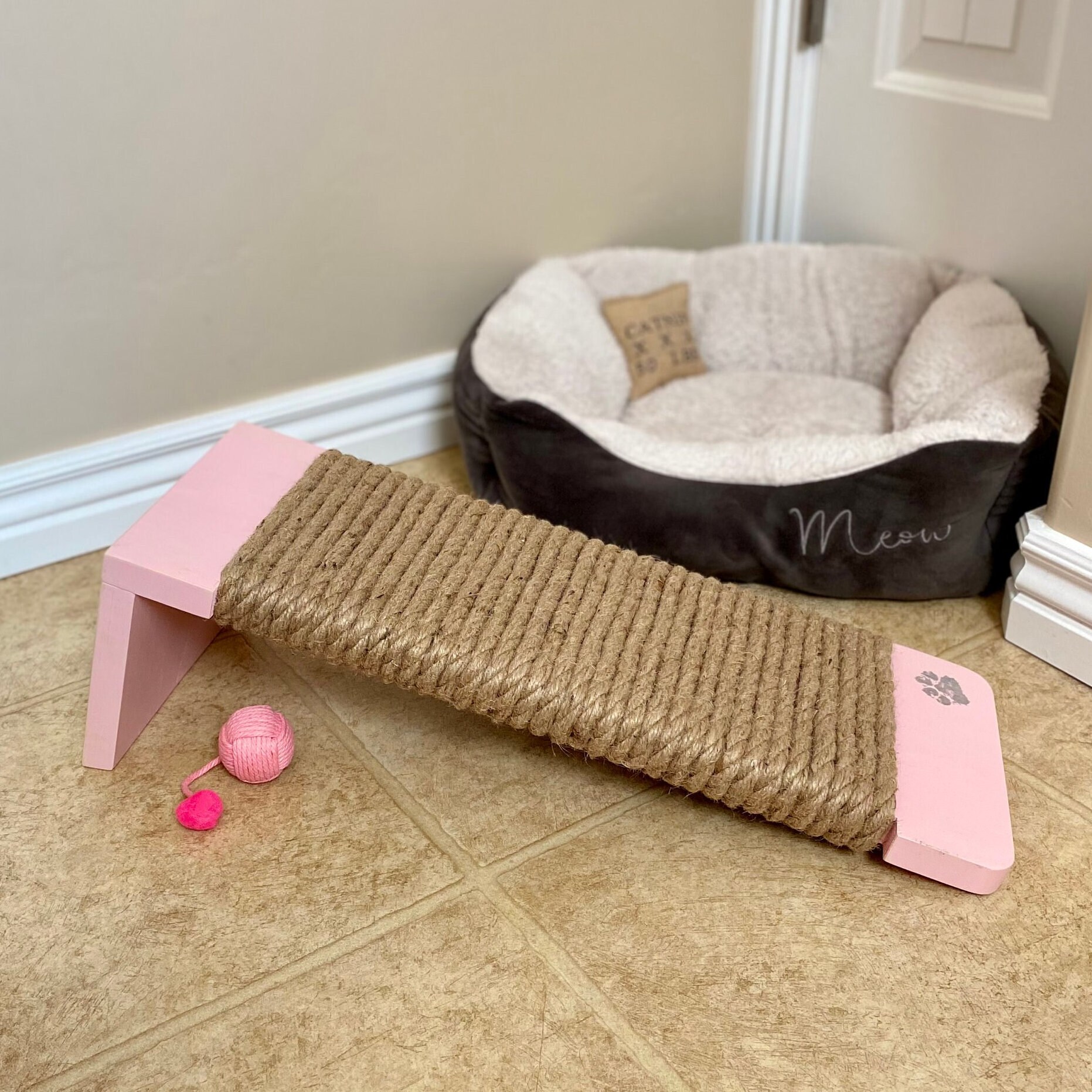 Large Jute Rope Cat Scratcher, Angled Floor Cat Scratcher, Wood Cat ...