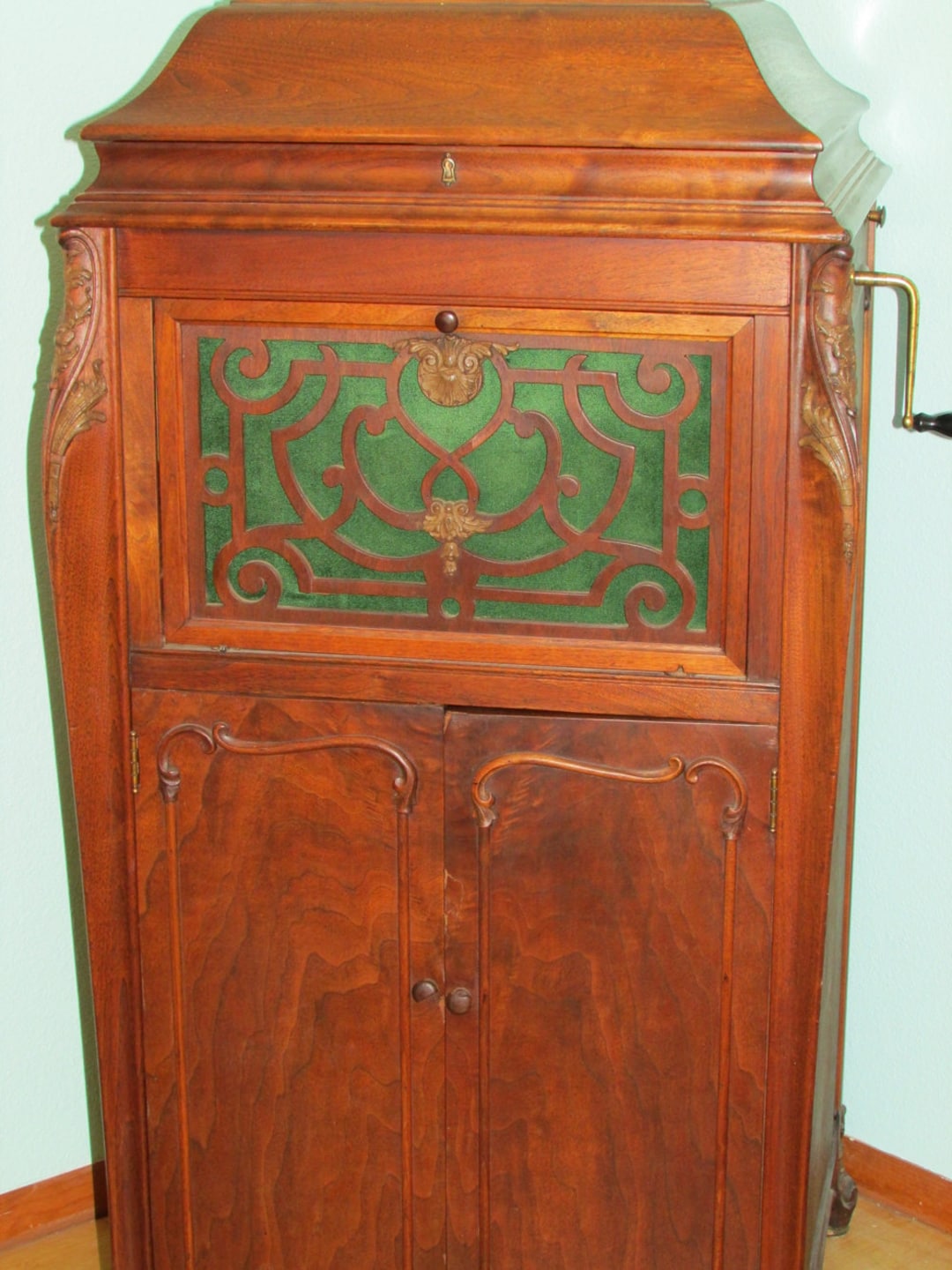 Antique Walnut Victrola by Silvertone - Etsy