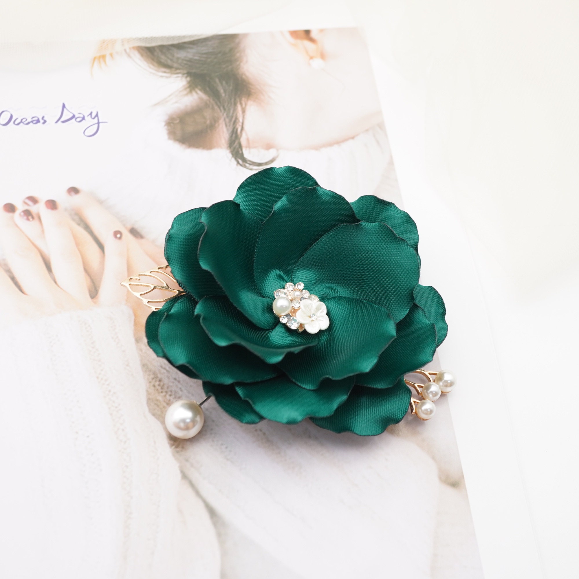 Green JASMINE FLOWER BROOCH, Tiny Crochet Flowers Art Deco Fabric ...