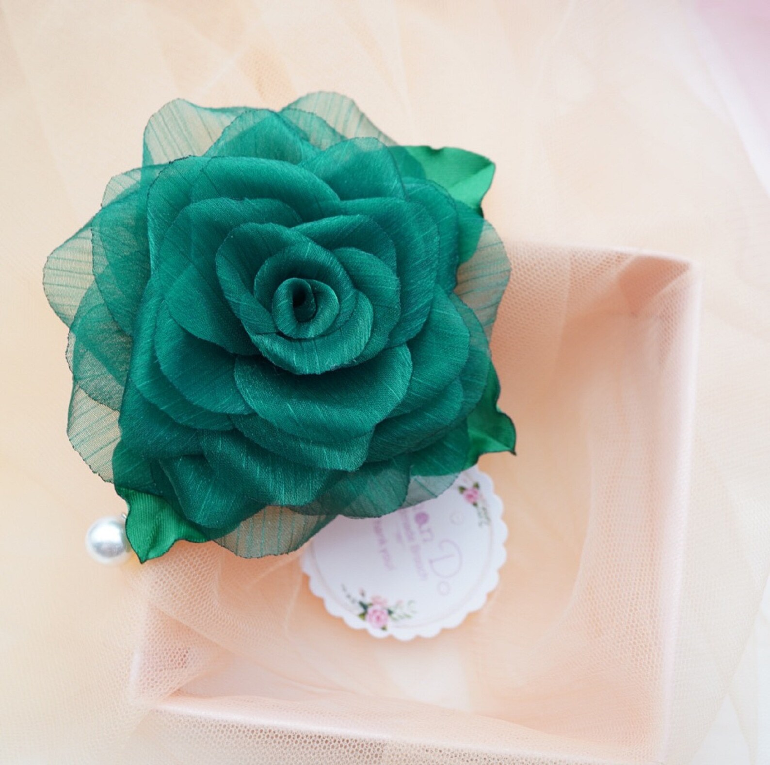 GREEN FLOWER BROOCH, Tiny Crochet Flowers Art Deco Fabric Brooch ...