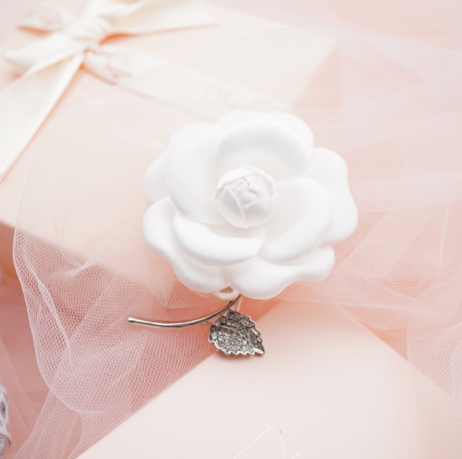 PURE-WHITE SILK Rose Flower Pin Brooch Handmade Fabric Brooch - Etsy