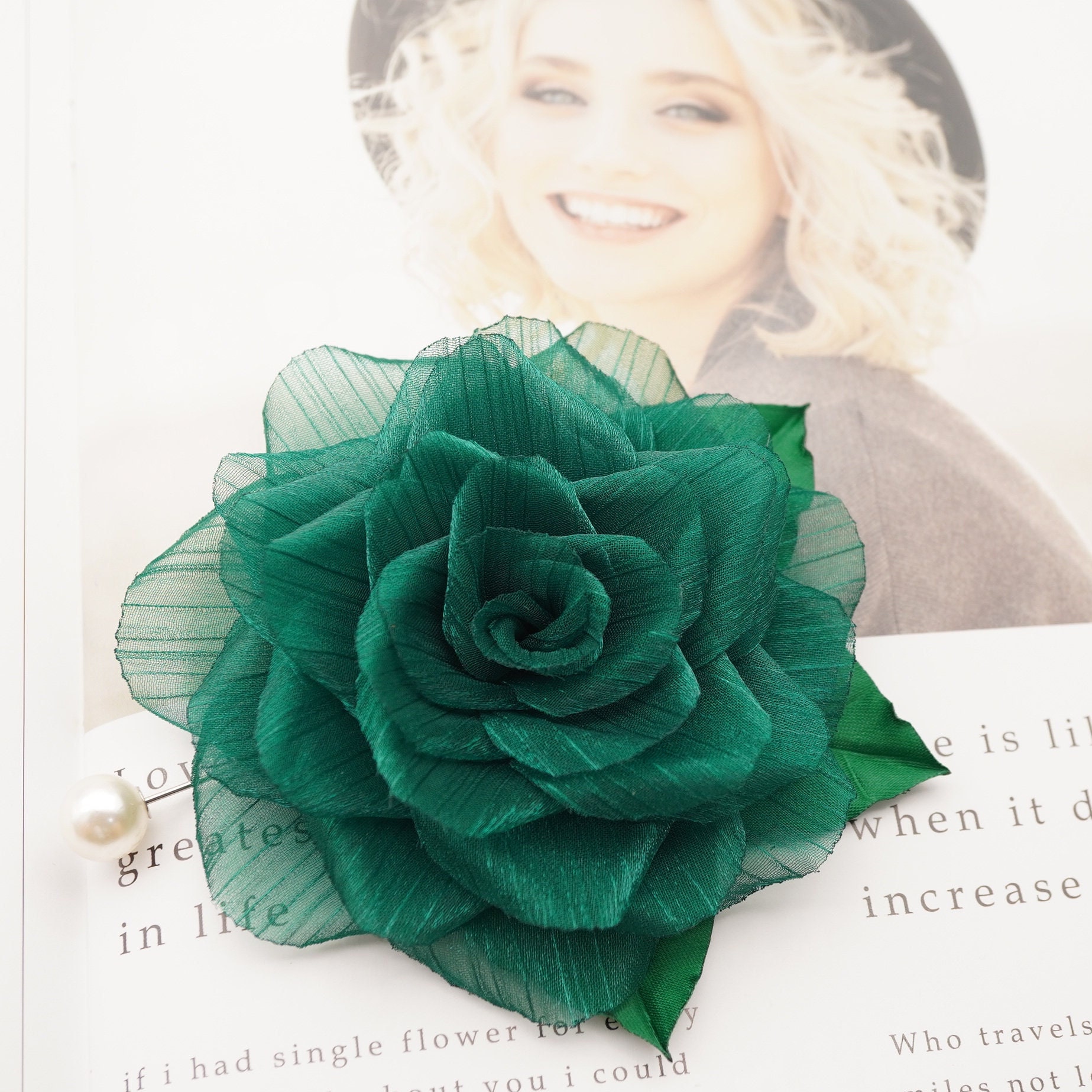 GREEN FLOWER BROOCH, Tiny Crochet Flowers Art Deco Fabric Brooch ...