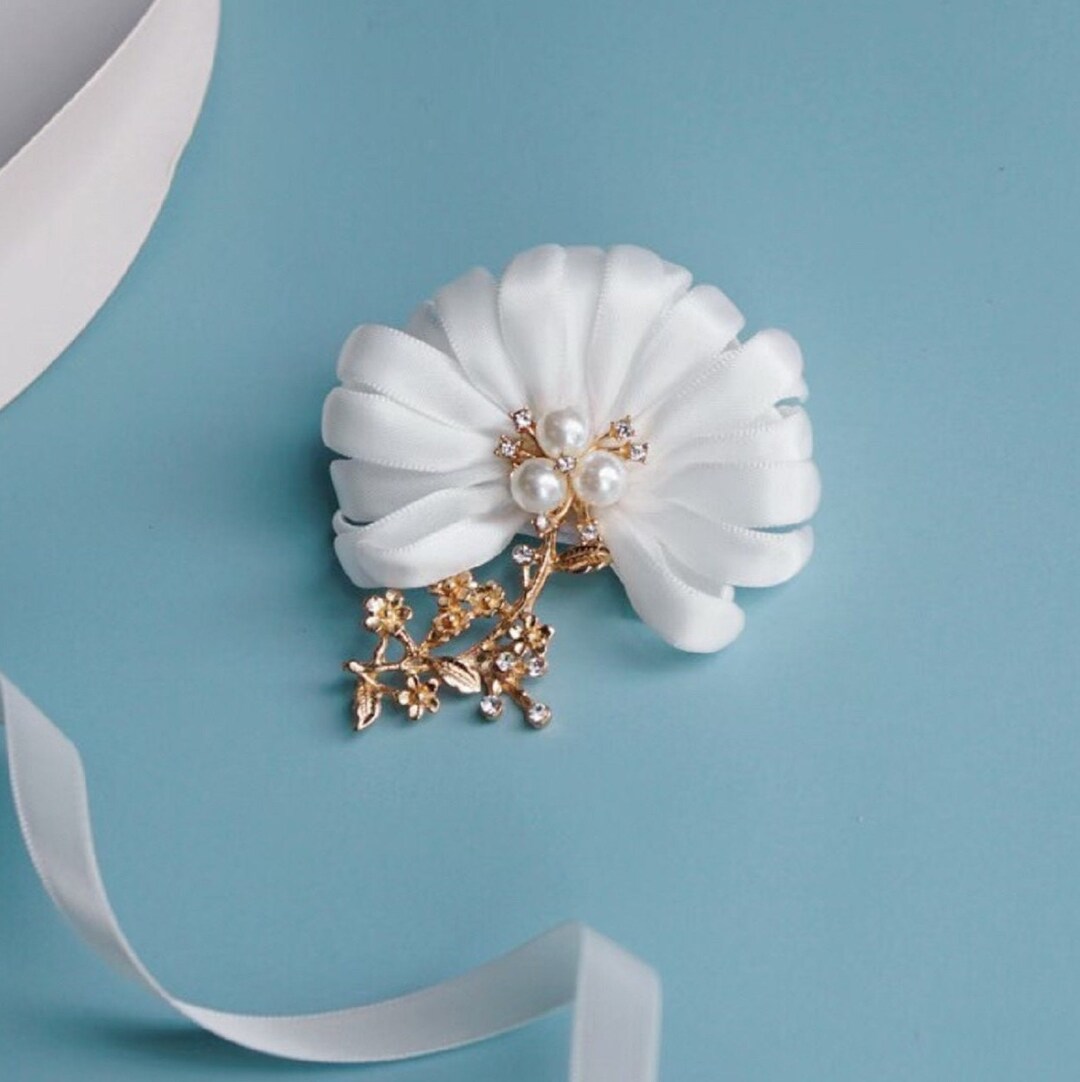 White Silk Daisy Flower Pin Brooch, Handmade Fabric Brooch Pin, Silk ...