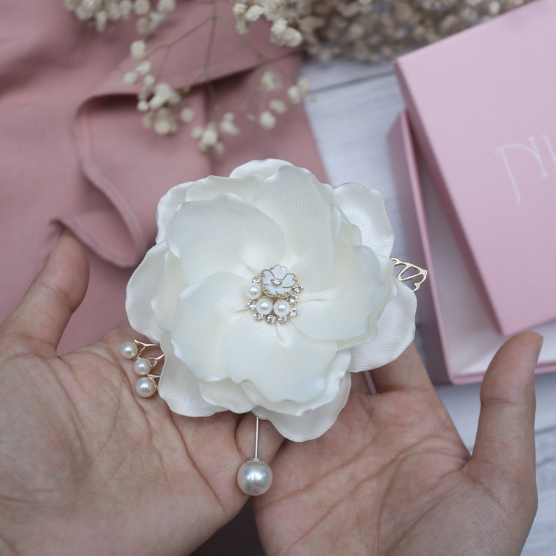 JASMINE FLOWER BROOCH Tiny Crochet Flowers Art Deco Fabric - Etsy