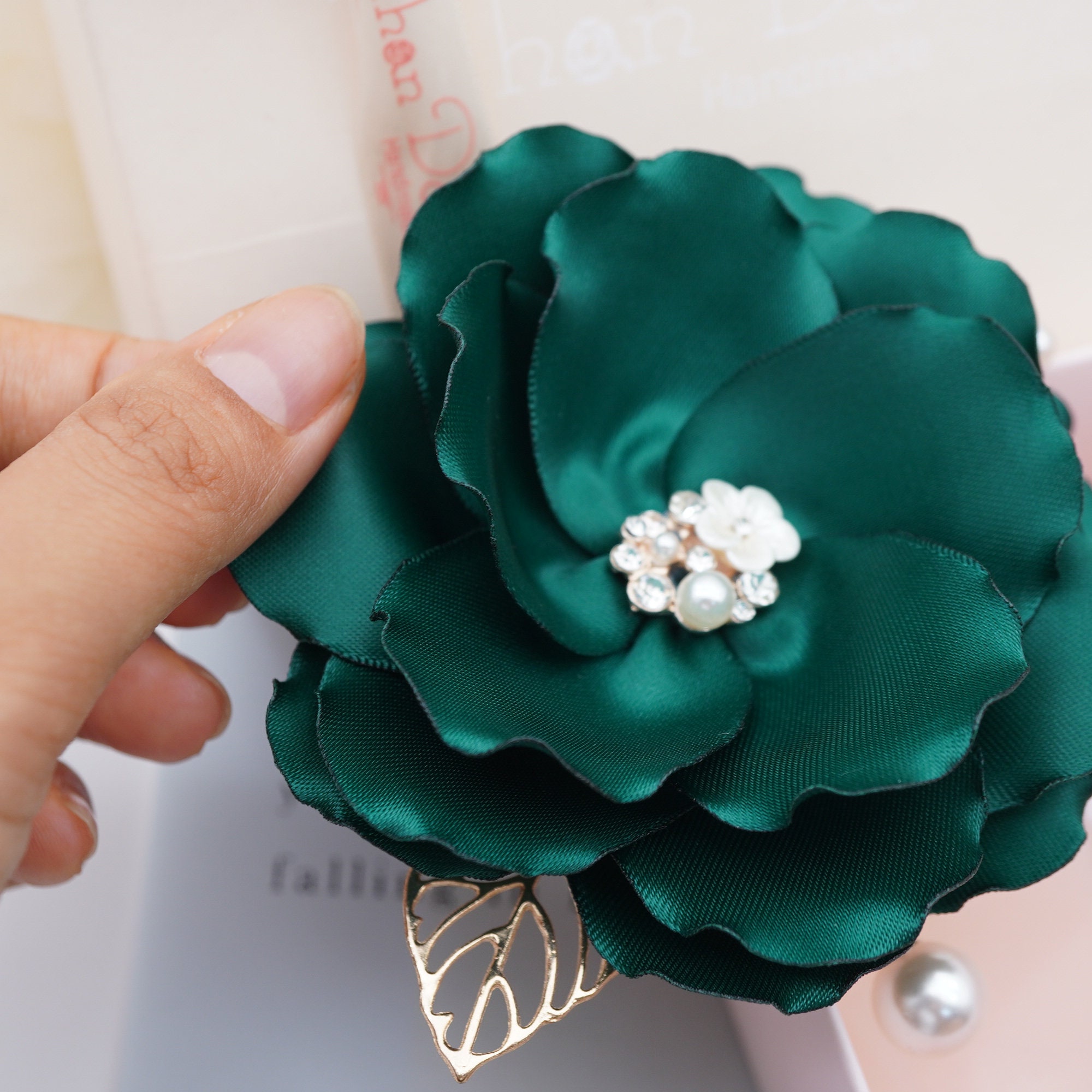 Green JASMINE FLOWER BROOCH, Tiny Crochet Flowers Art Deco Fabric ...