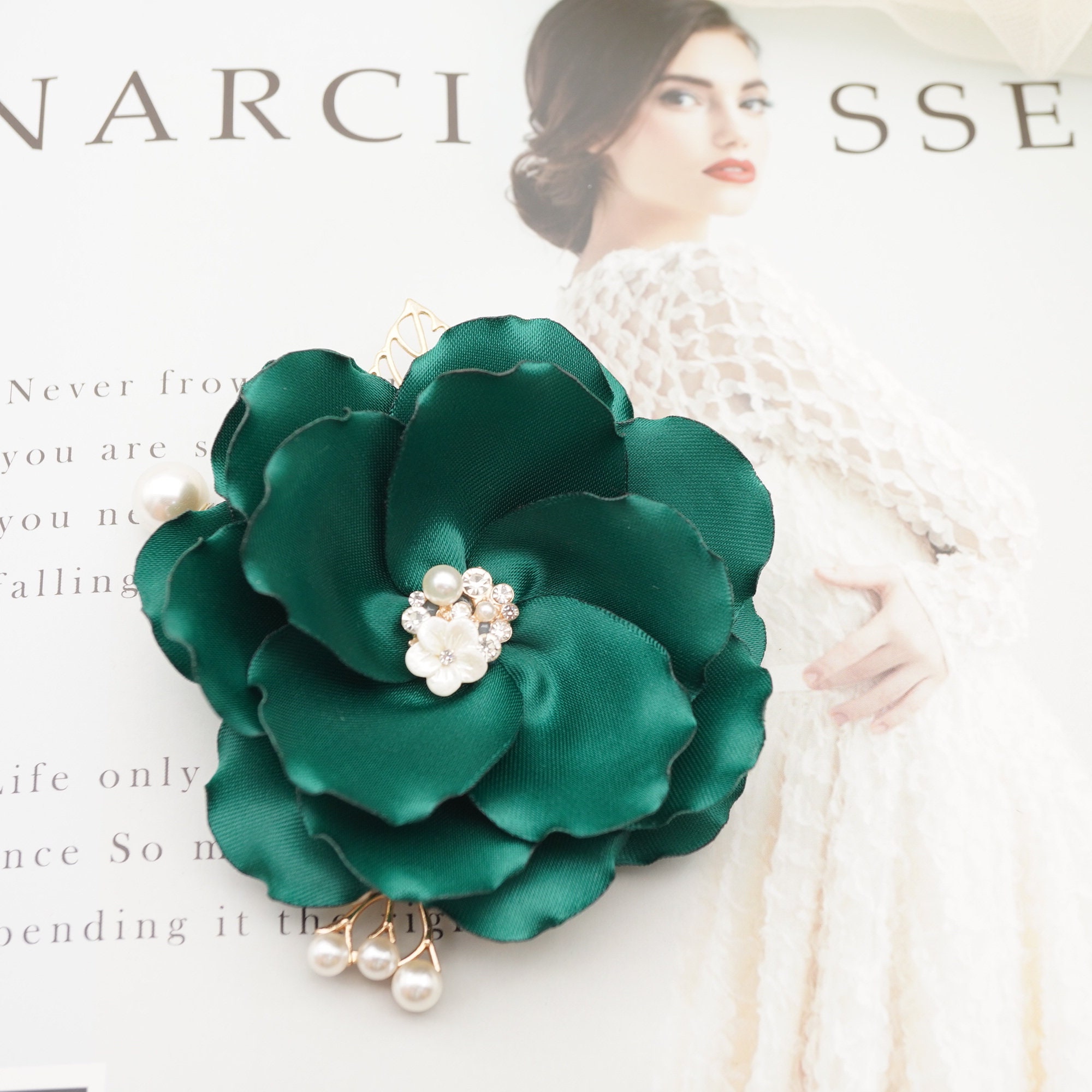 Green JASMINE FLOWER BROOCH, Tiny Crochet Flowers Art Deco Fabric ...