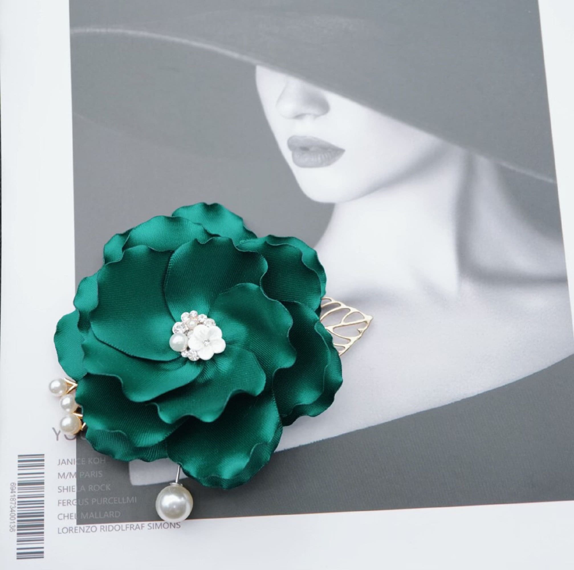 Green JASMINE FLOWER BROOCH, Tiny Crochet Flowers Art Deco Fabric ...