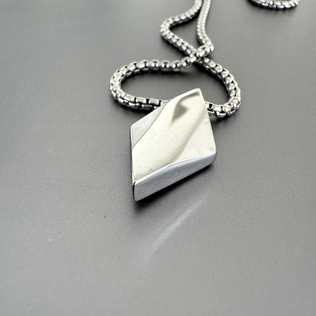 Rhombus Pendant Necklace | Rhombus Pendant | Silver / Black ...