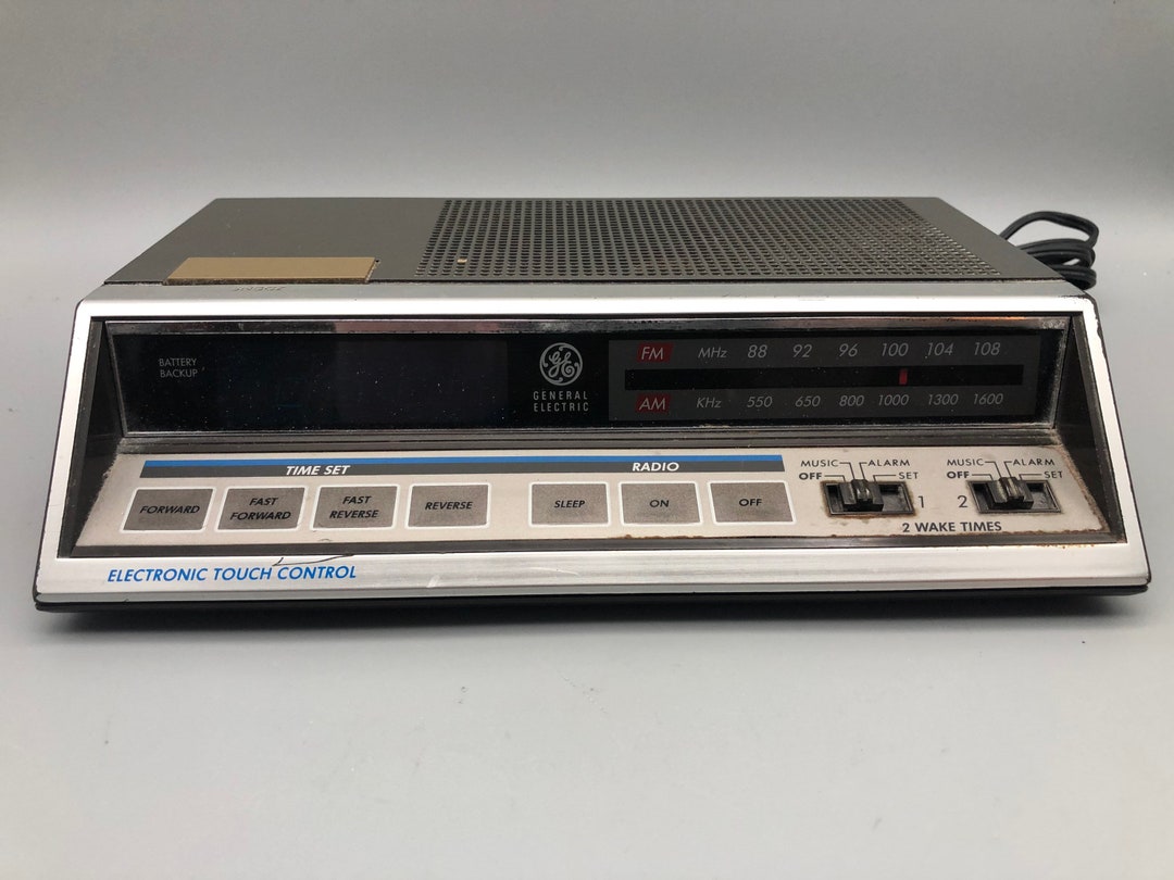 Vintage General Electrics Alarm Clock Radio. Electronic Touch Control ...