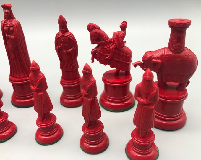 Antique Chess Set Red / White Bakelite Pieces. - Etsy