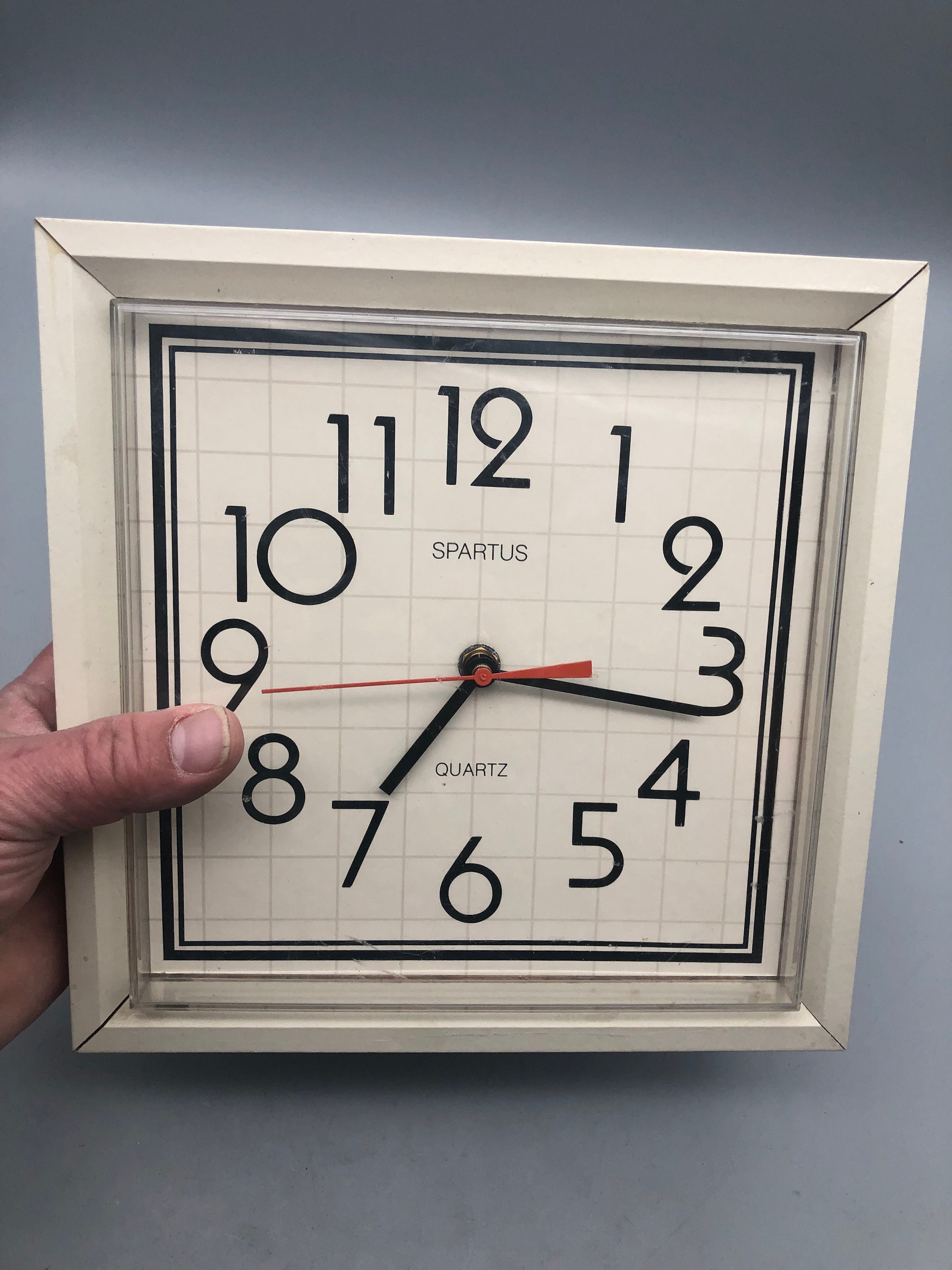 Vintage Spartus Square Wall Clock. Battery Operated. - Etsy
