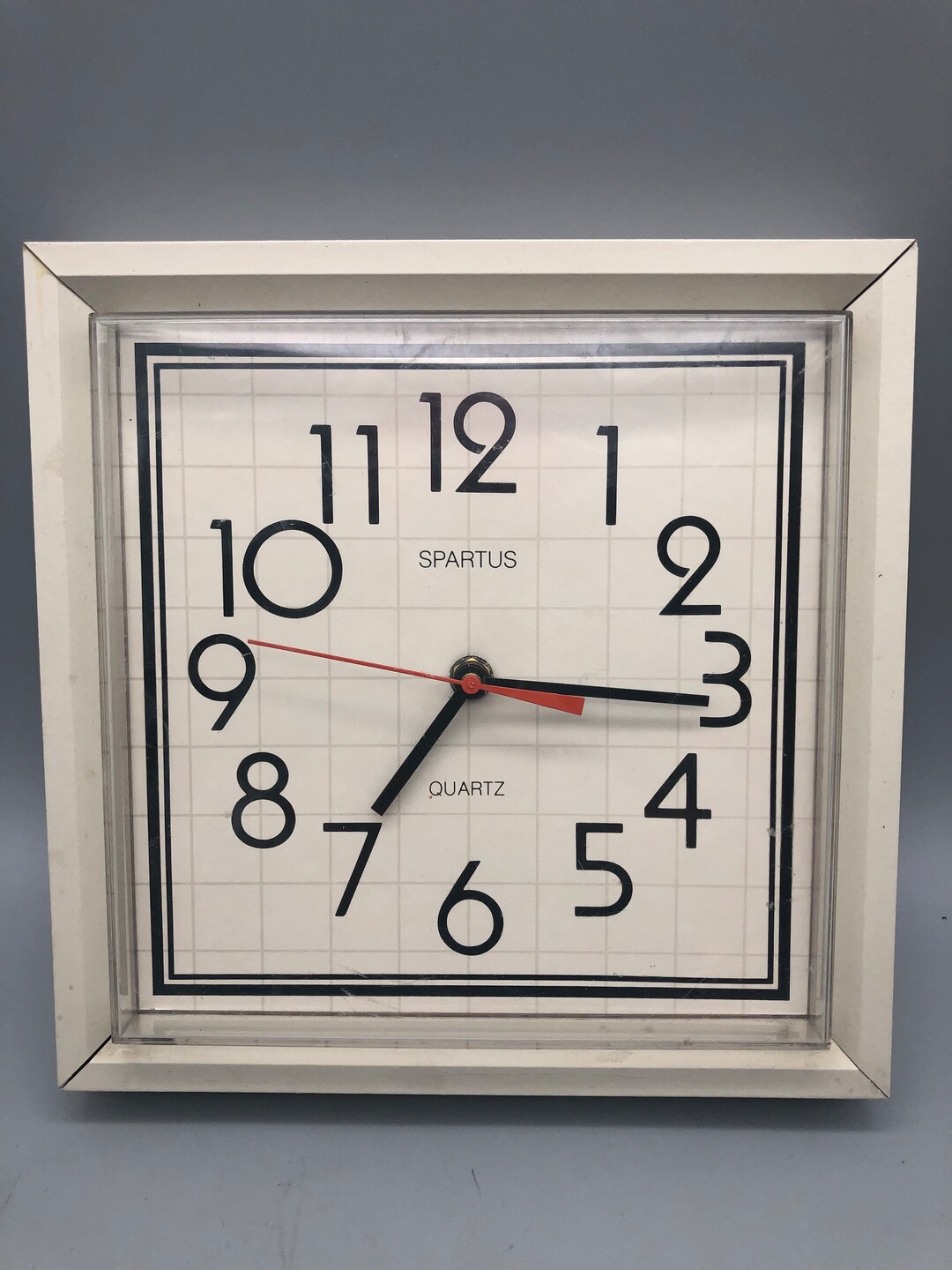 Vintage Spartus Square Wall Clock. Battery Operated. - Etsy