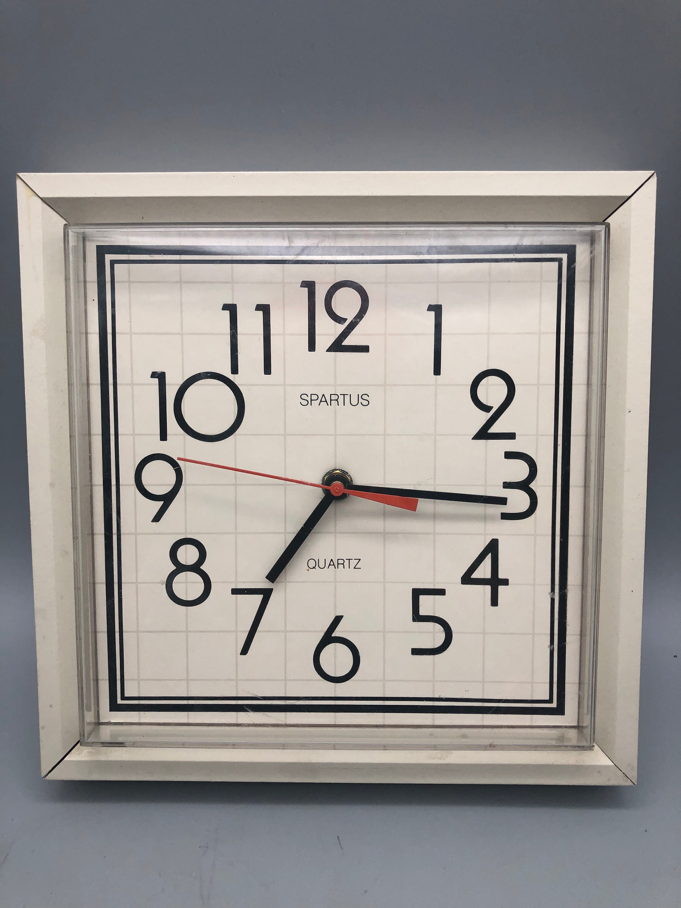 Vintage Spartus Square Wall Clock. Battery Operated. - Etsy