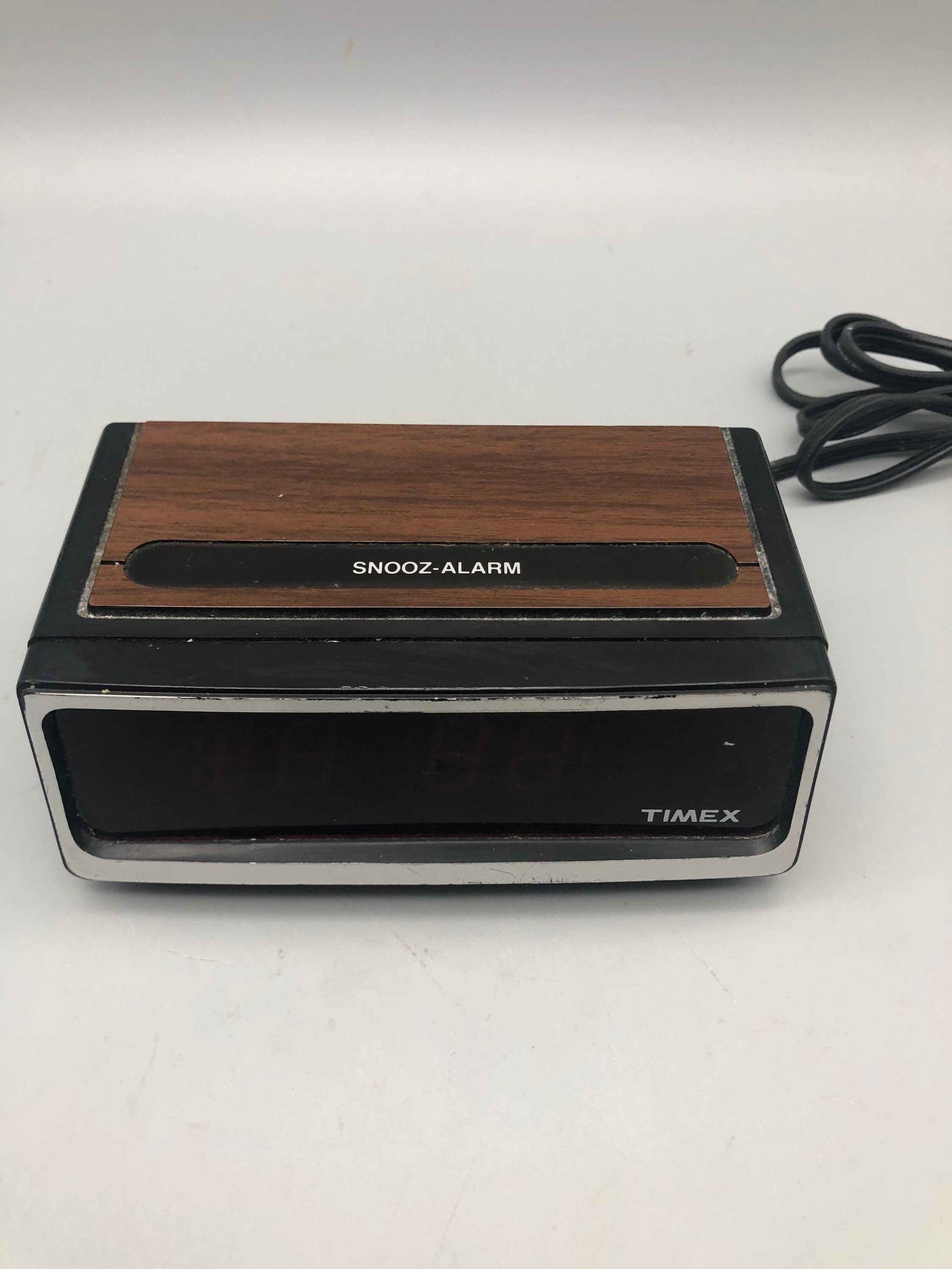 Vintage Timex Red LED Digital Display Snooz-alarm Clock Woodgrain Model ...