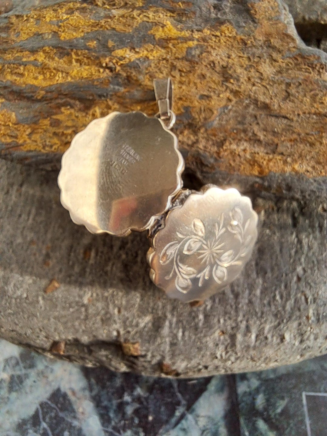 1980,vintage Silver Locket,antique Silver Locket,round Vintage Locket ...