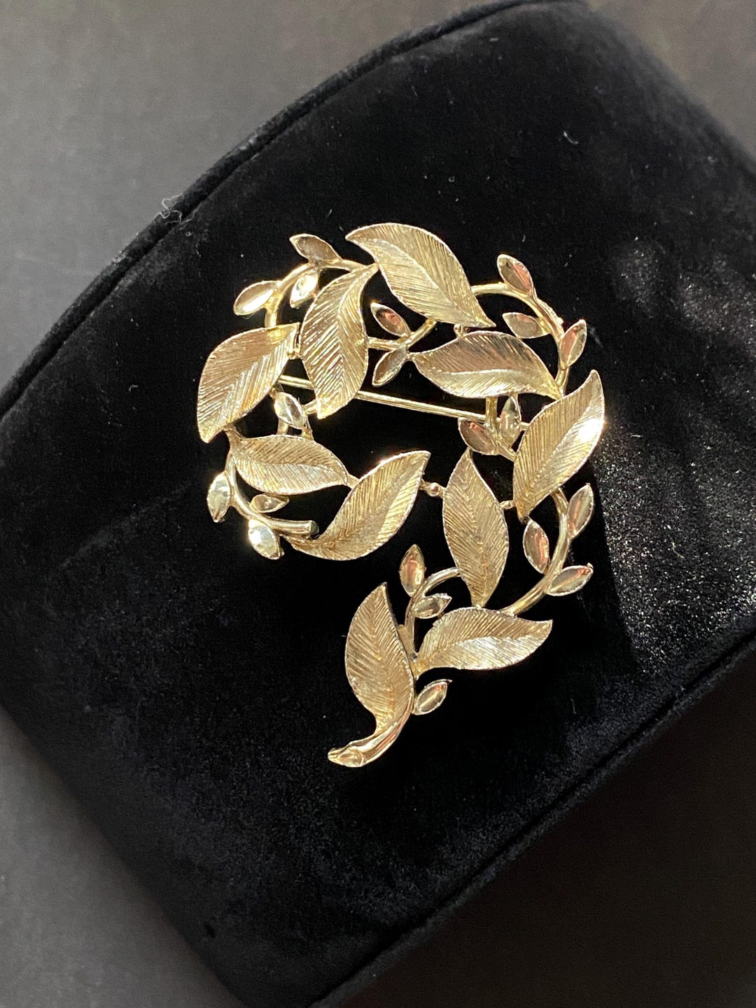 Vintage Lisner Brushed Gold Tone Leaf Brooch/pin, Signed, Costume ...