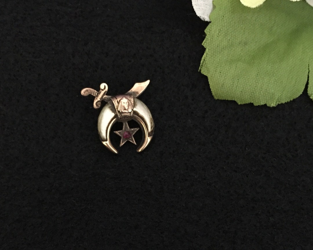 Early 20th Century Masonic Lapel Pin. Ruby Stone, Mother of Pearl Set ...