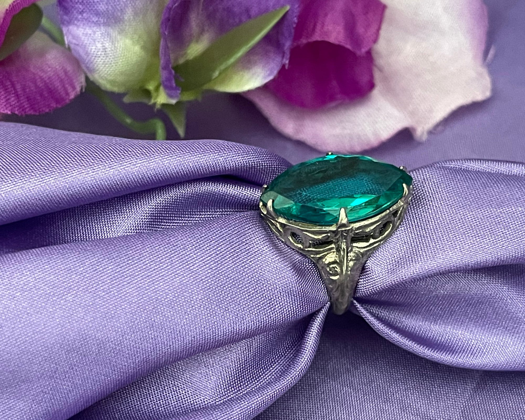 Art Deco Beveled Emerald Green Glass Ring. Nicely Faceted Six Pronged ...