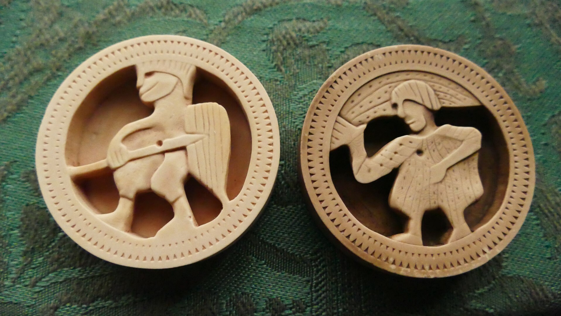 Gloucester Tabula Set - 11th Century Medieval Backgammon Replica - Etsy