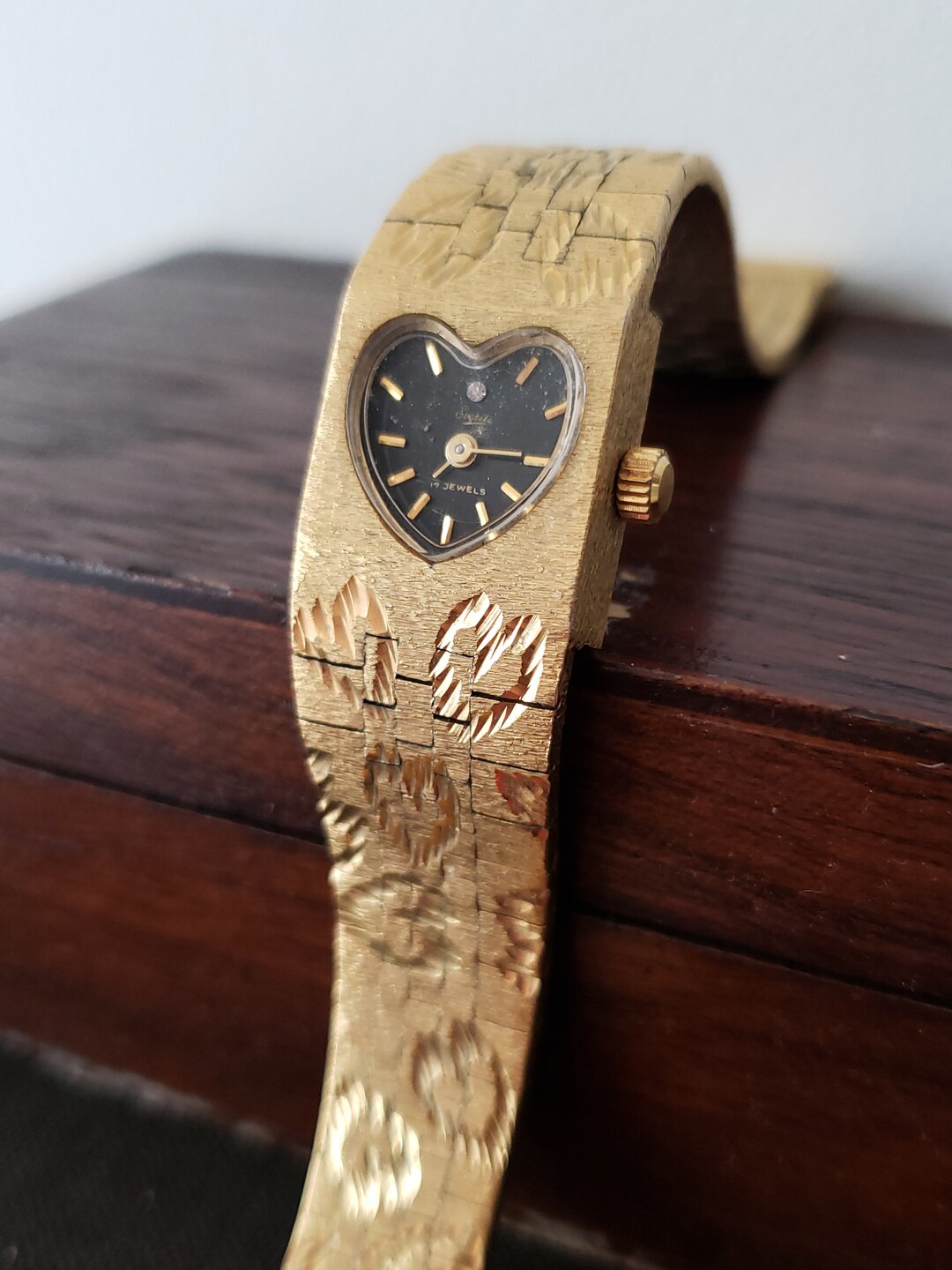 60s-70s 'everite' Vintage Ladies Watch Gold Plated Stainless Steel Back ...