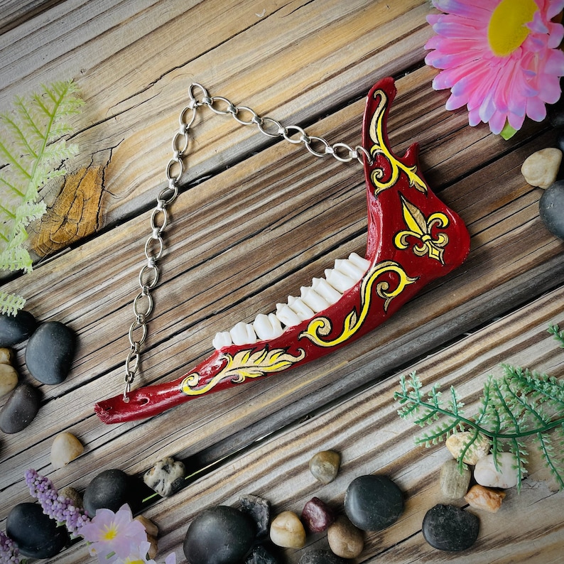 Baroque Victorian Style Bone Painting, Color Shift Gold & Maroon, Wall ...