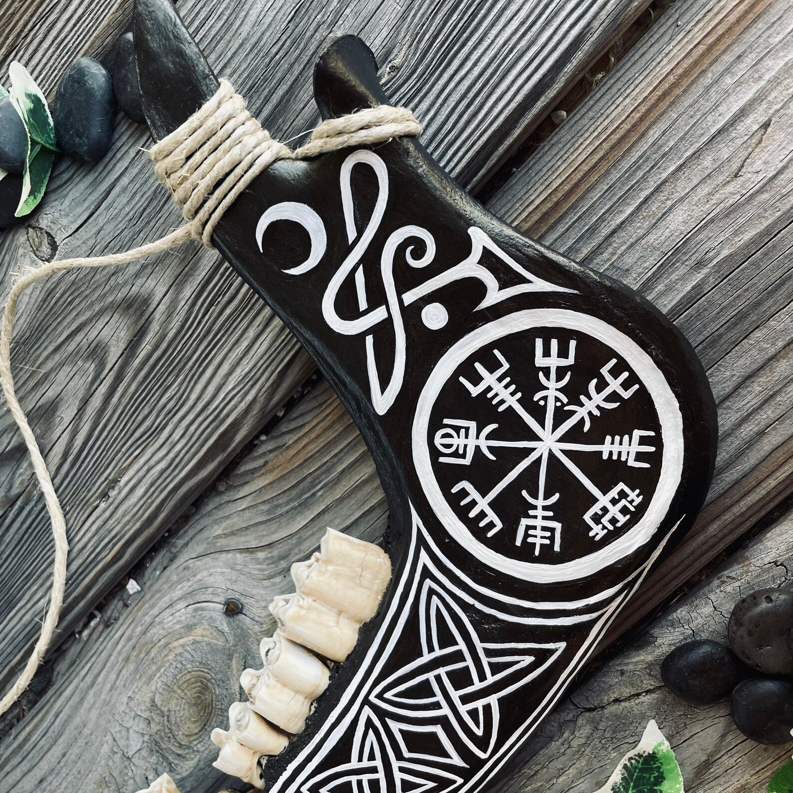 Celtic Bone Painting, Vegvisir, Painted Cow Jaw, Oddities, Home Décor ...