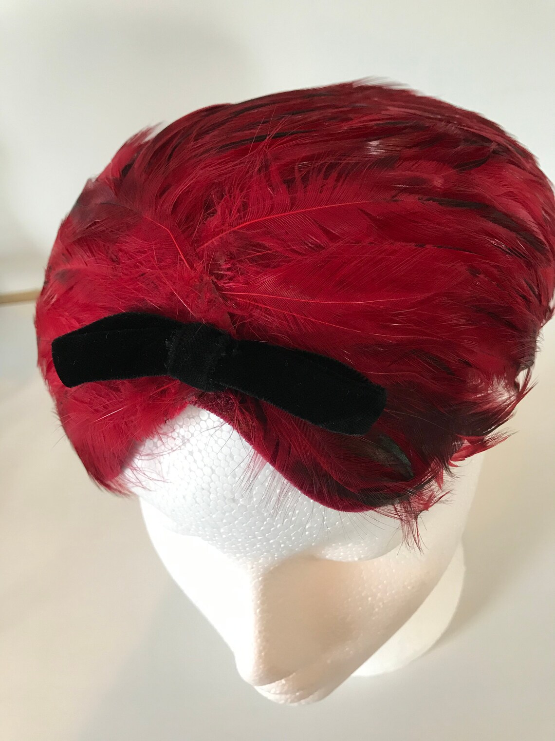 Jacoll 1960s Red and Black Full Feather Hat Vintage Glamour | Etsy
