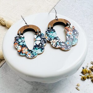 Boho Daisy Scalloped Hinge Earrings With Wooden Arch, Spring Summer ...