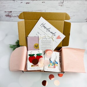 Boho Daisy Scalloped Hinge Earrings With Wooden Arch, Spring Summer ...