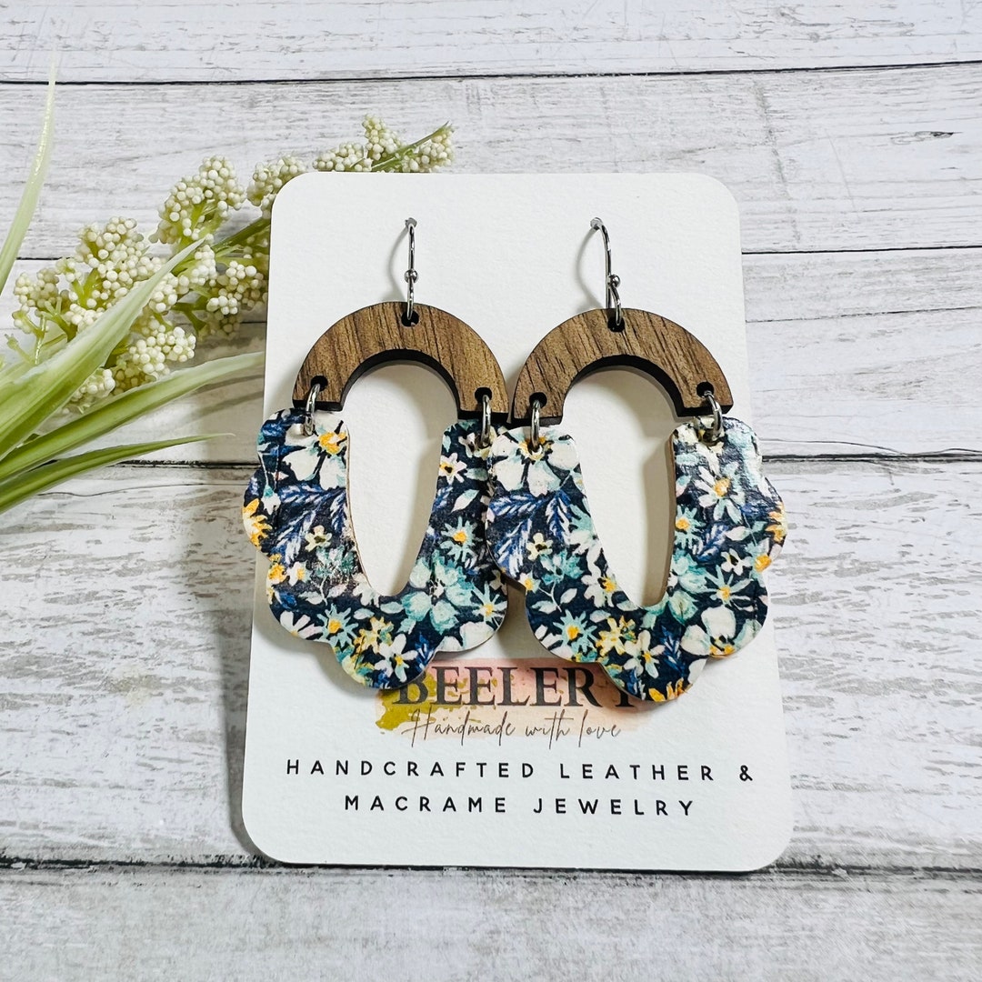 Boho Daisy Scalloped Hinge Earrings With Wooden Arch Spring - Etsy