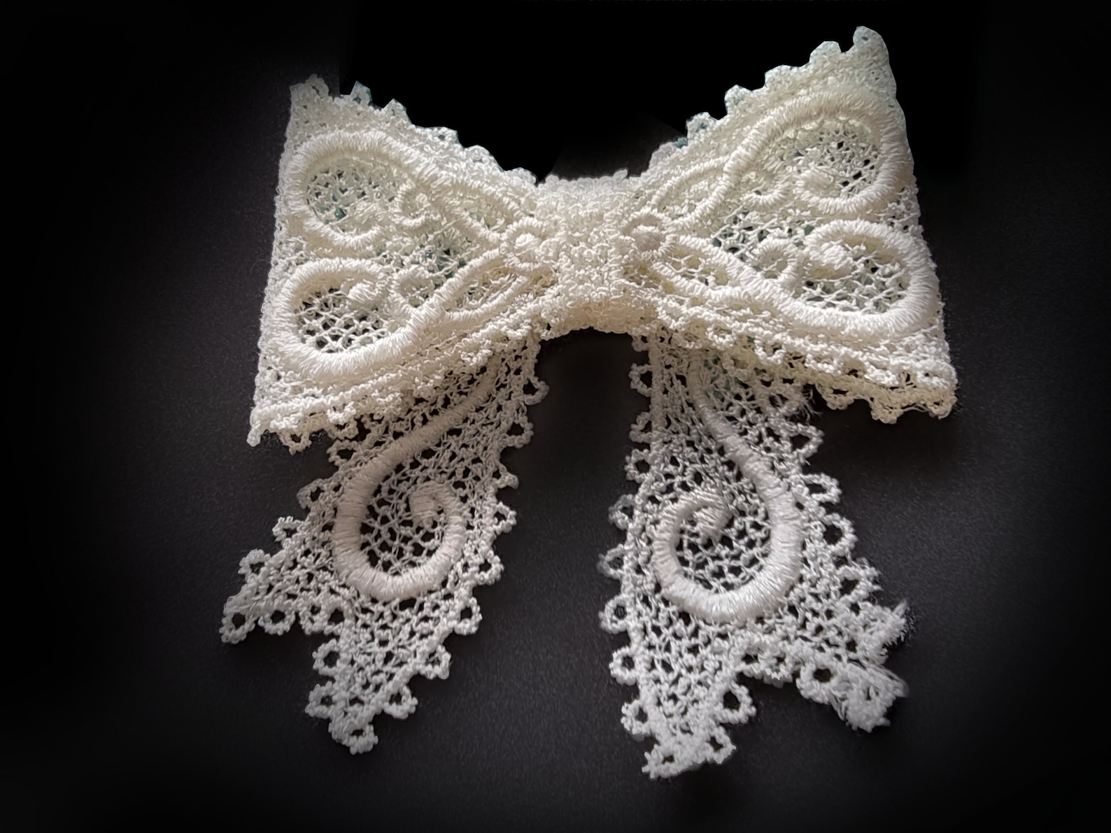 FSL Bow With Hearts 3D Machine Embroidery Design. Free Standing Lace ...