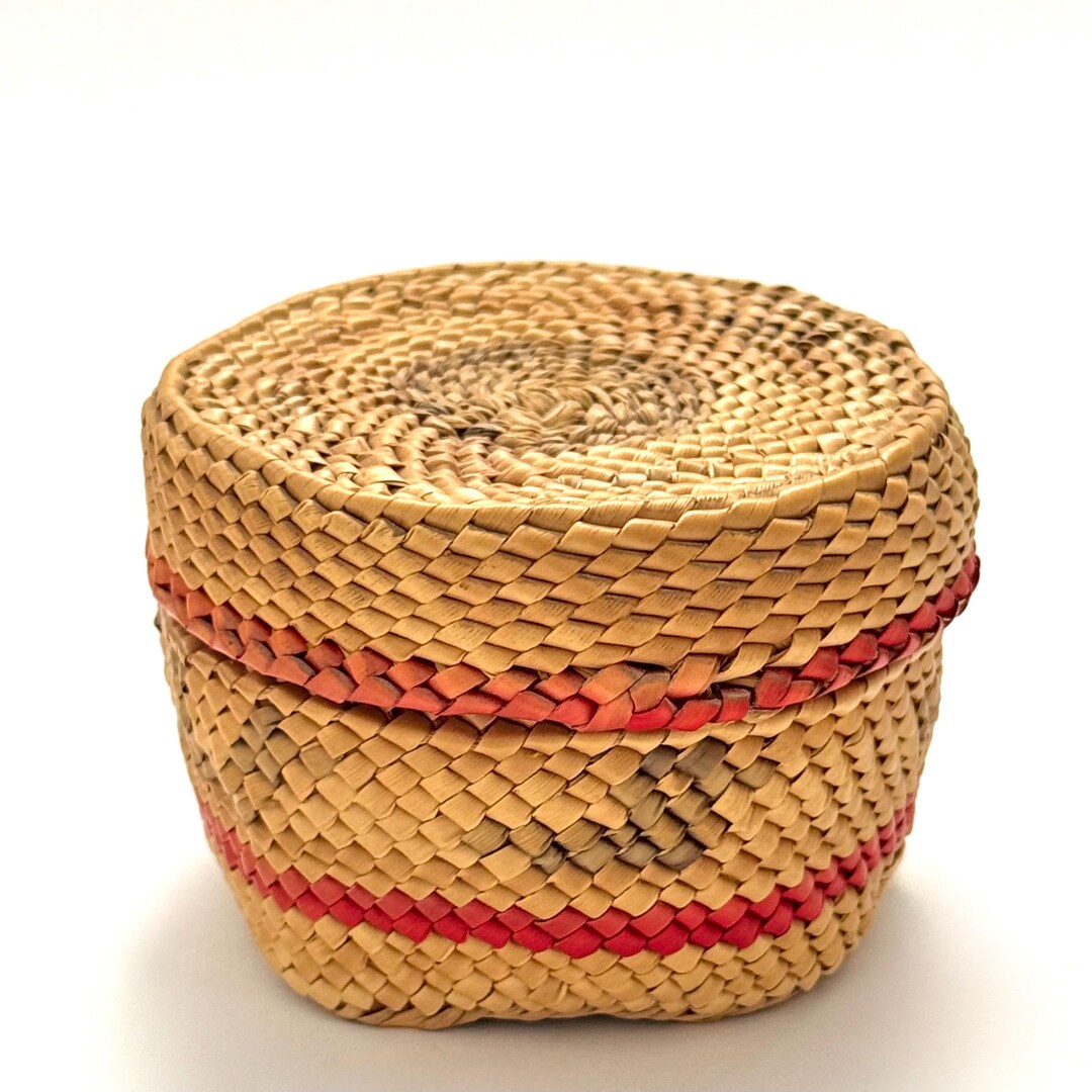 Small Antique PNW Coast Native American Makah Nootka Pictorial Lidded Sweetgrass & Cedar Basket ...