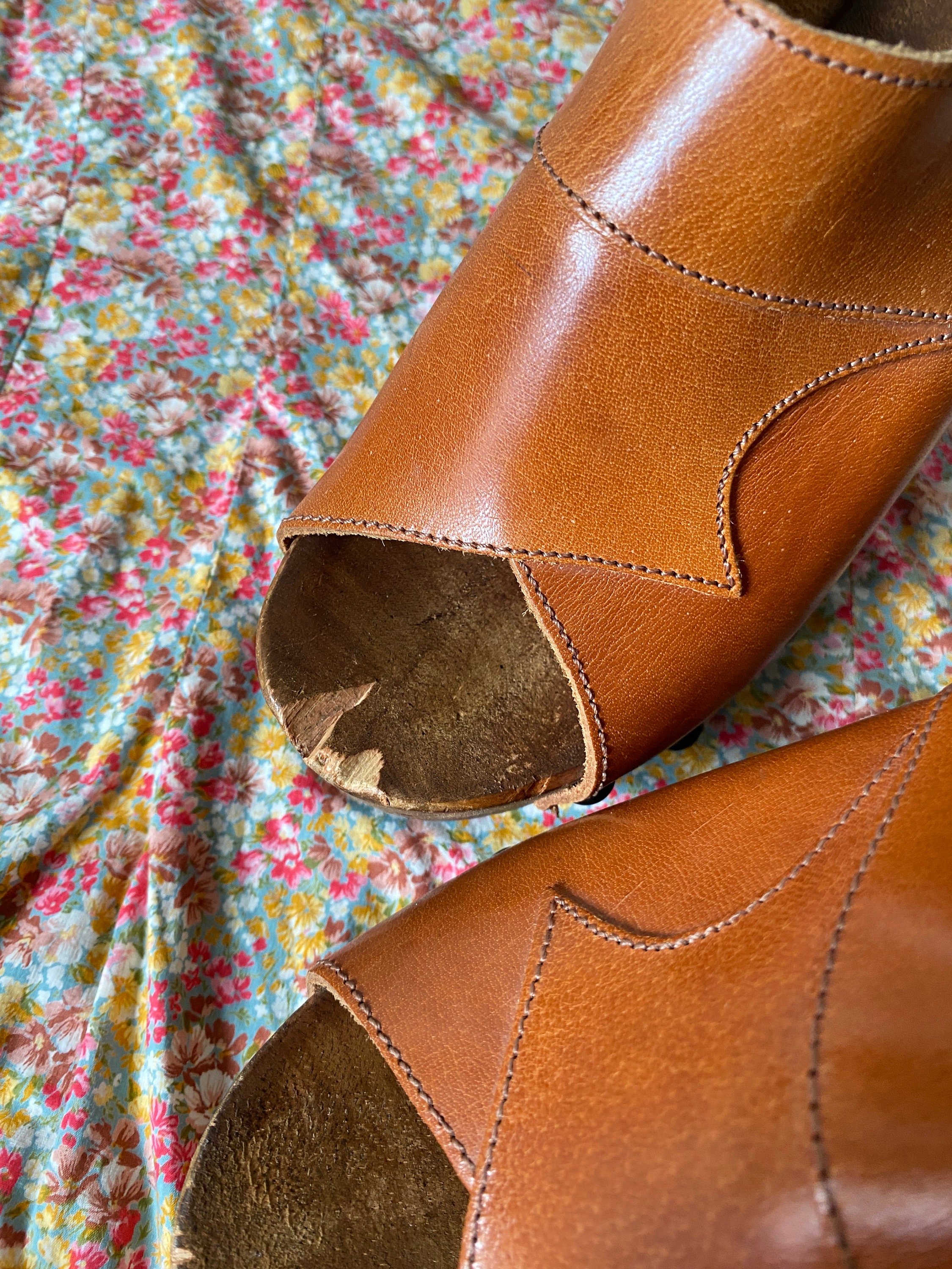 Vintage 70s Camel Leather Clogs - 1970s Wooden Platform Heals - Etsy