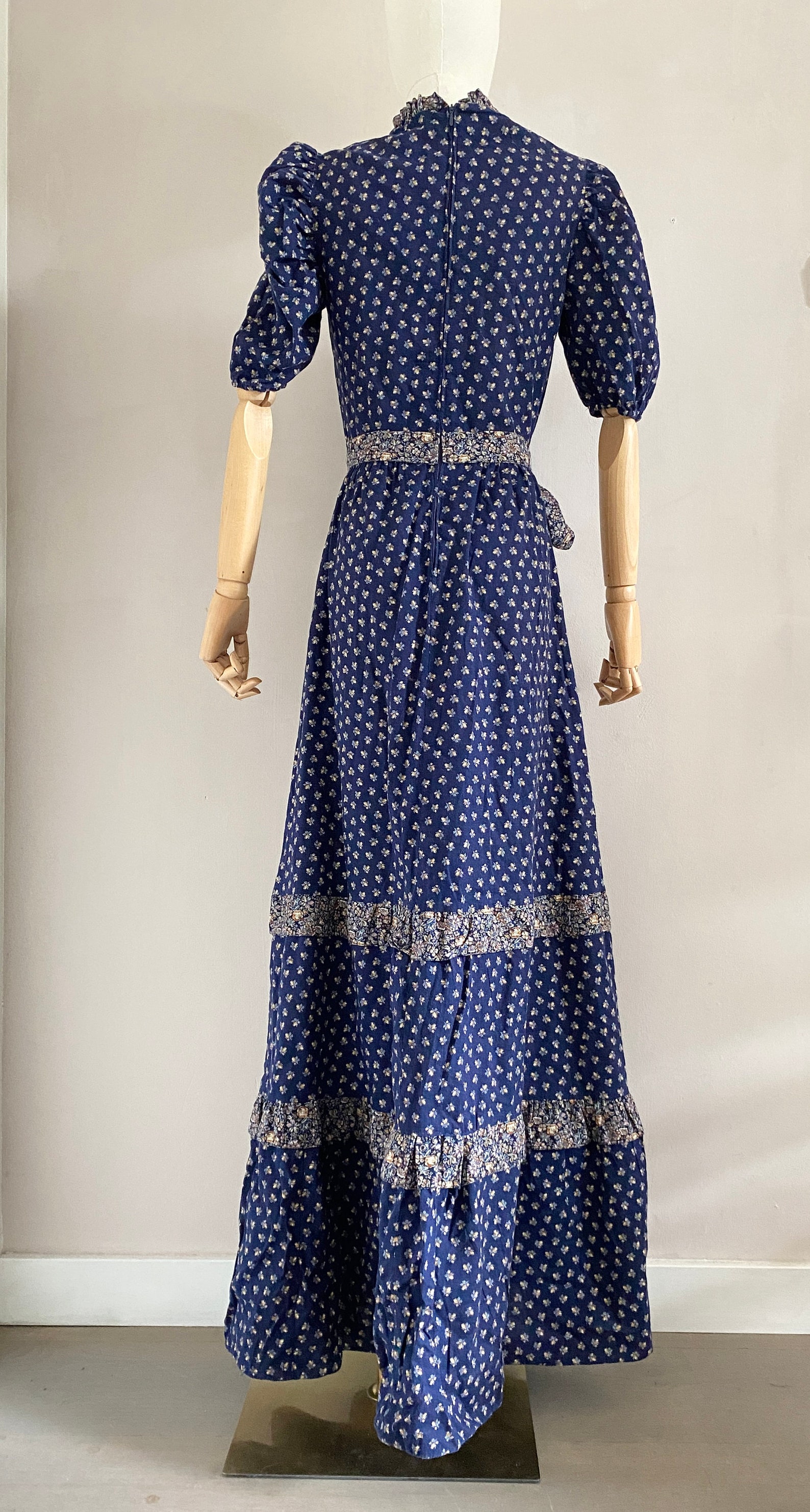 Vintage 70s Blue Cotton Prairie Dress - 1970s Maxi Floral Maxi Robe ...
