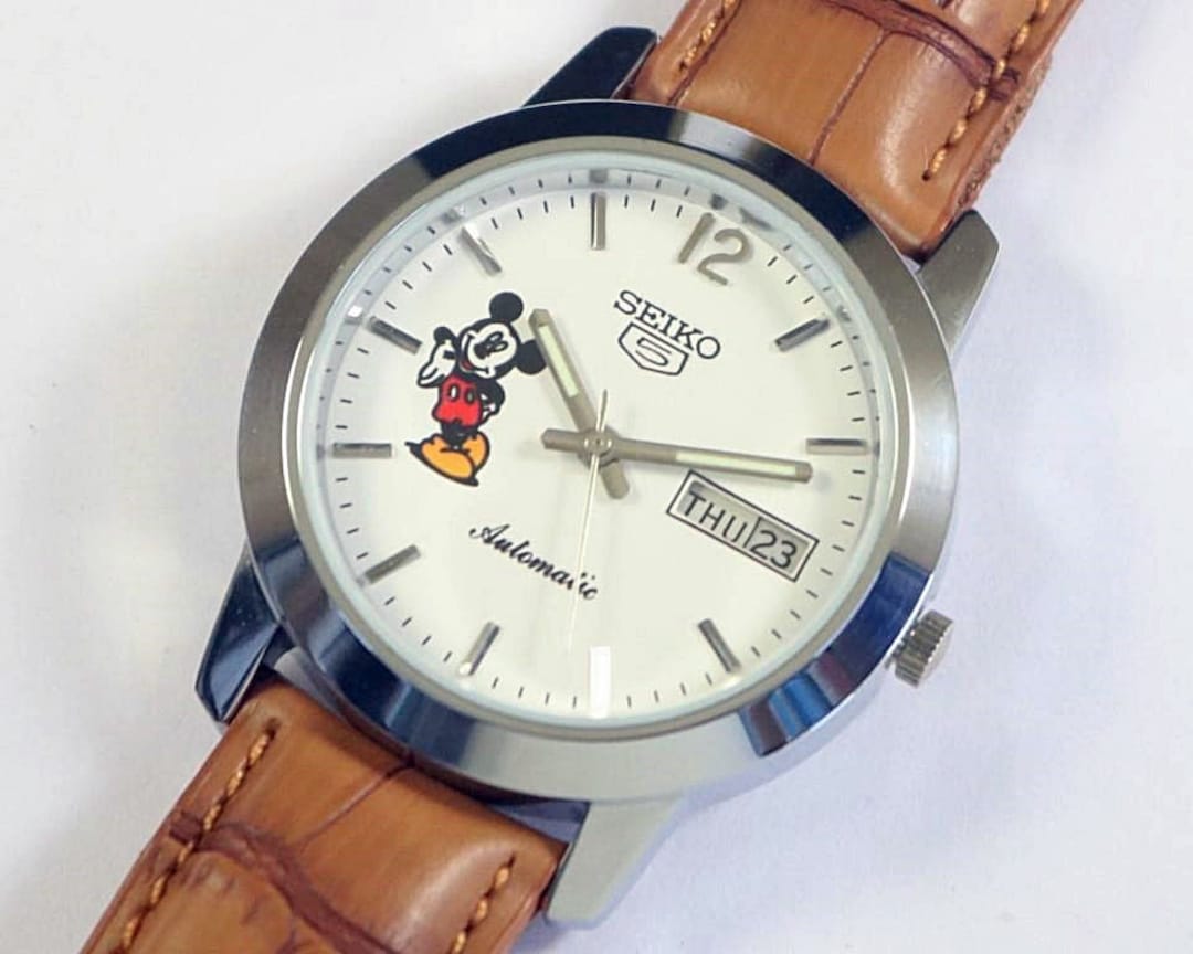 Vintage Seiko 5 Automatic Japan Mens Wrist Watch White Cartoon Dial ...