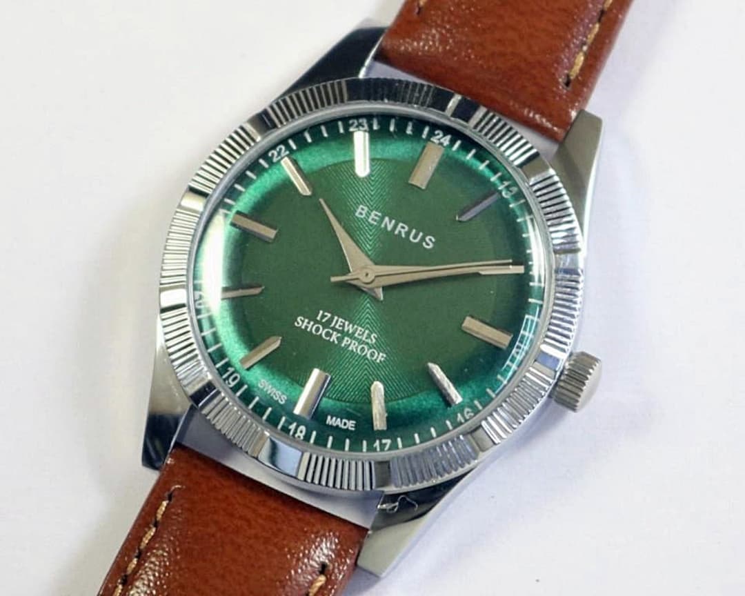 Vintage Benrus Swiss Made Hand Winding Mens Wrist Watch Green Dial ...