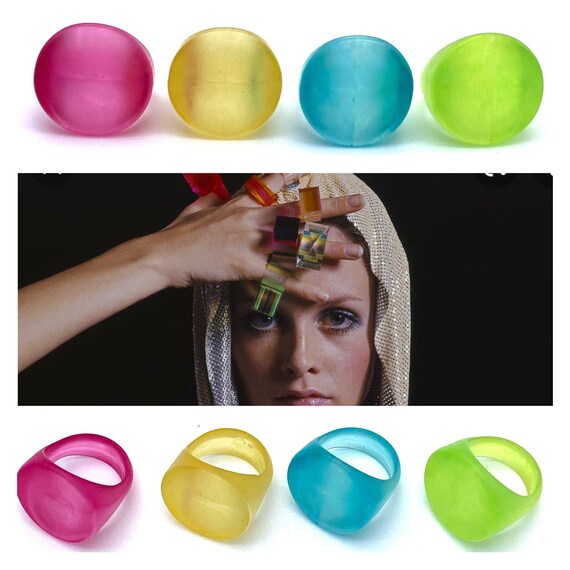 Vintage 1960s Lucite MOD Statement Rings, authentic 6… - Gem