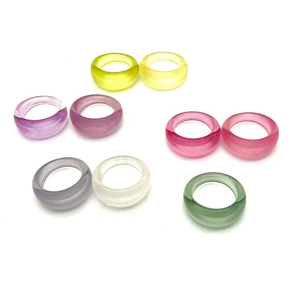 Vintage 1960s Lucite MOD Statement Band Rings, authen… - Gem