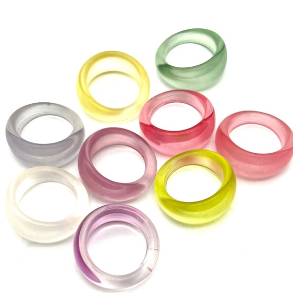 Vintage 1960s Lucite MOD Statement Band Rings, authen… - Gem
