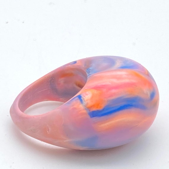 Vintage 1960’s Pink Tie Dye Lucite Mod Ring, 60s mod … - Gem