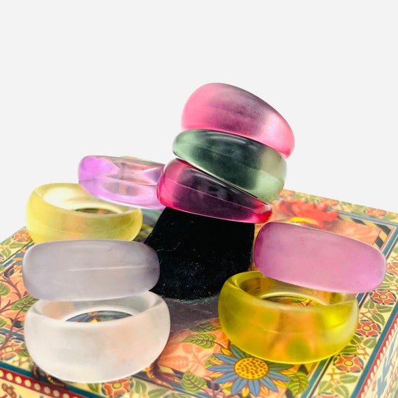 Vintage 1960s Lucite MOD Statement Band Rings, authen… - Gem