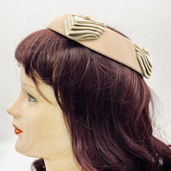 Vintage 1950s Beige Velvet Halo Ring Hat, 50s halo r… - Gem