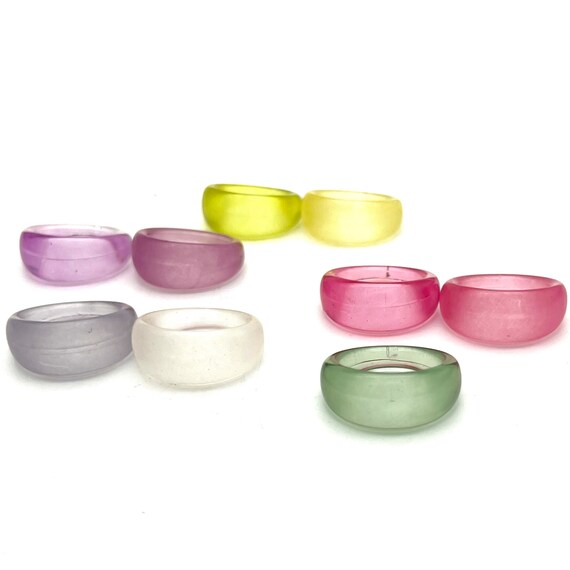 Vintage 1960s Lucite MOD Statement Band Rings, authen… - Gem