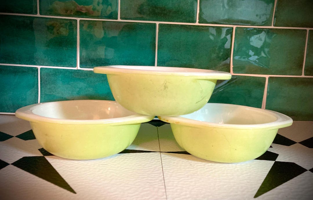 Vintage Pyrex Lime Green 8oz Baking Bowls Set of 3 Rare Collectible Set ...
