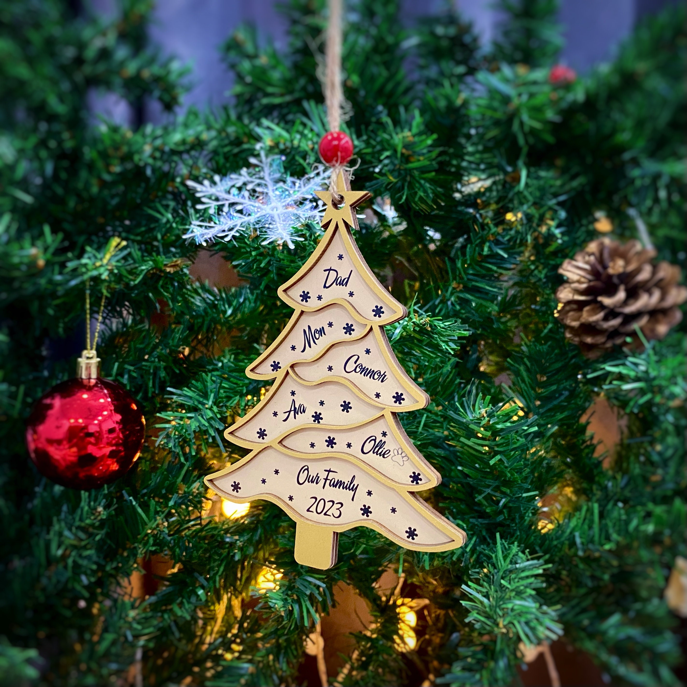 Personalized Christmas Family Tree Ornament Family Name - Etsy