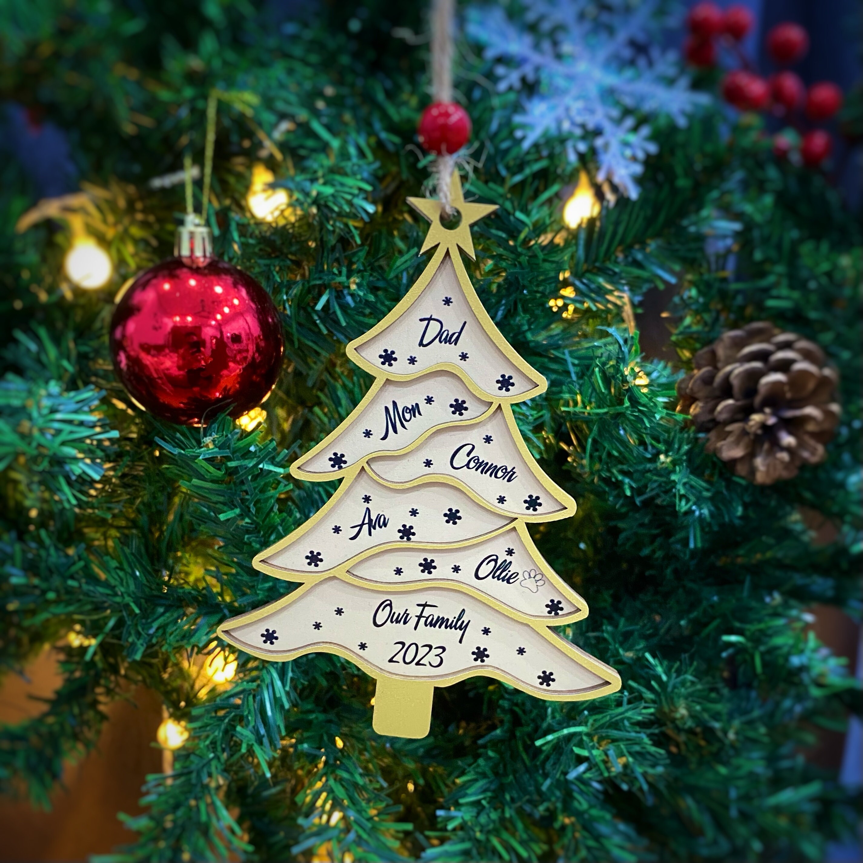 Personalized Christmas Family Tree Ornament Family Name - Etsy