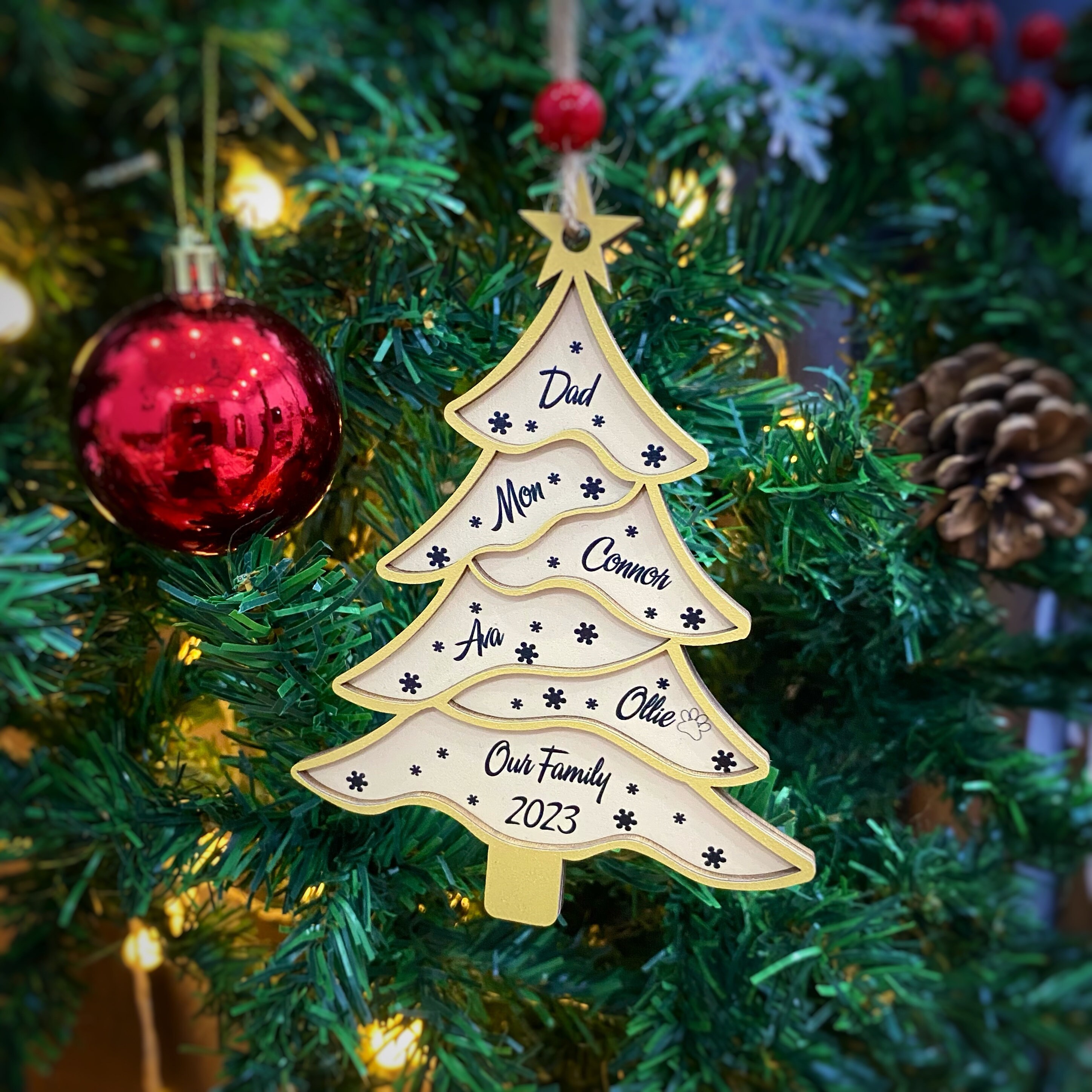 Personalized Christmas Family Tree Ornament Family Name - Etsy